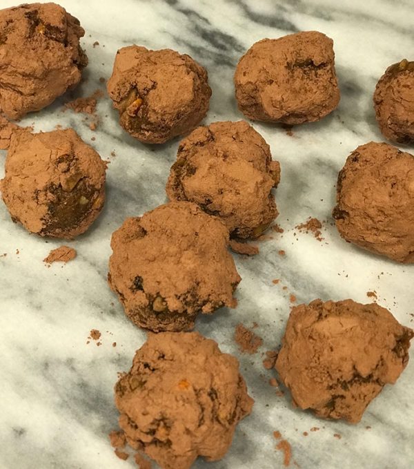 Spice It Up: Delicious Turmeric Holiday Spice Balls for Pain Relief ...