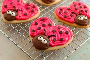 Adorable Valentine’s Day Love Bug Cookies (Gluten-Free & Easy to Make ...