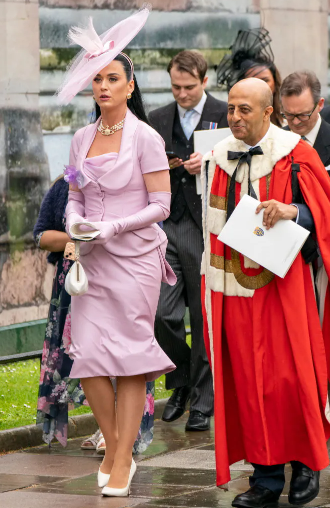 A Fashionable Look Back At The King's Coronation Day - fountainof30.com